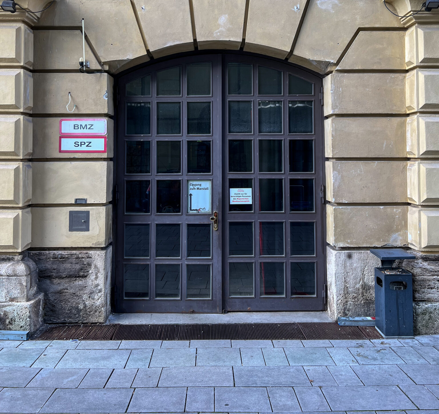 Albrecht Adam, Vor dem Marstall in München